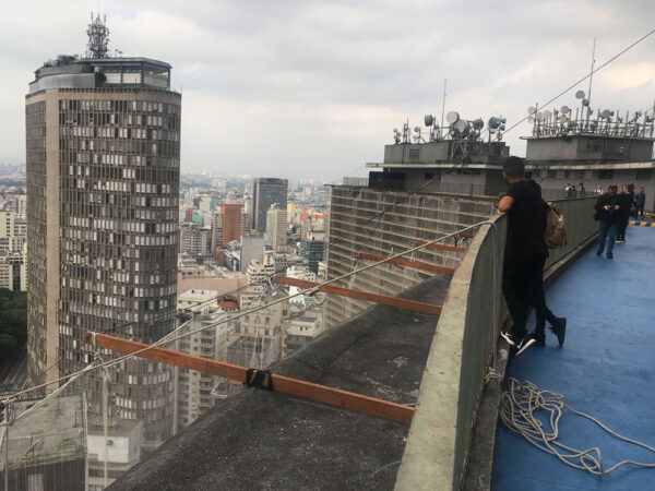 São Paulo living - Oscar Niemeyer's Edificio Copan - Greyscape